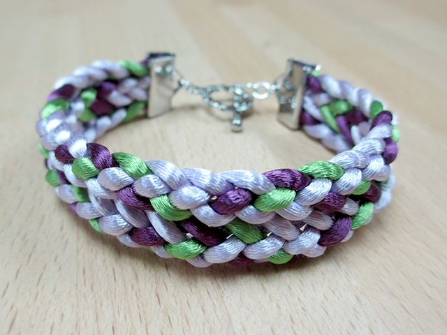 How to Do Flat Kumihimo